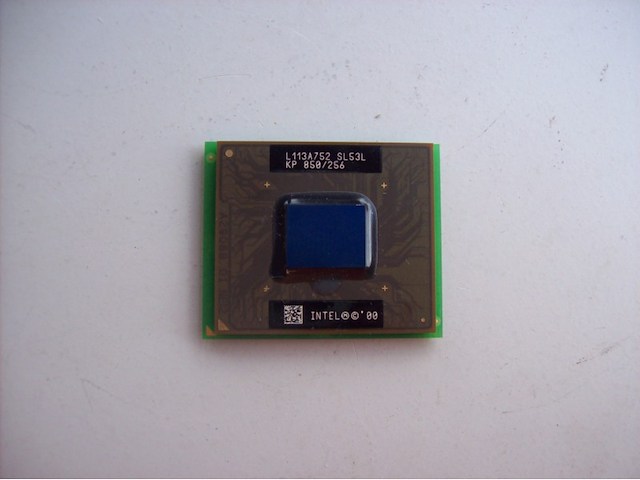 Intel procesor iz 2000 KP 850/256(500 Mhz) -soket 495