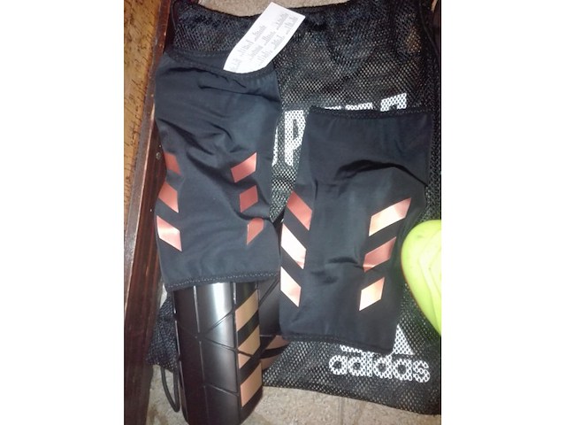 **Adidas stitnici**