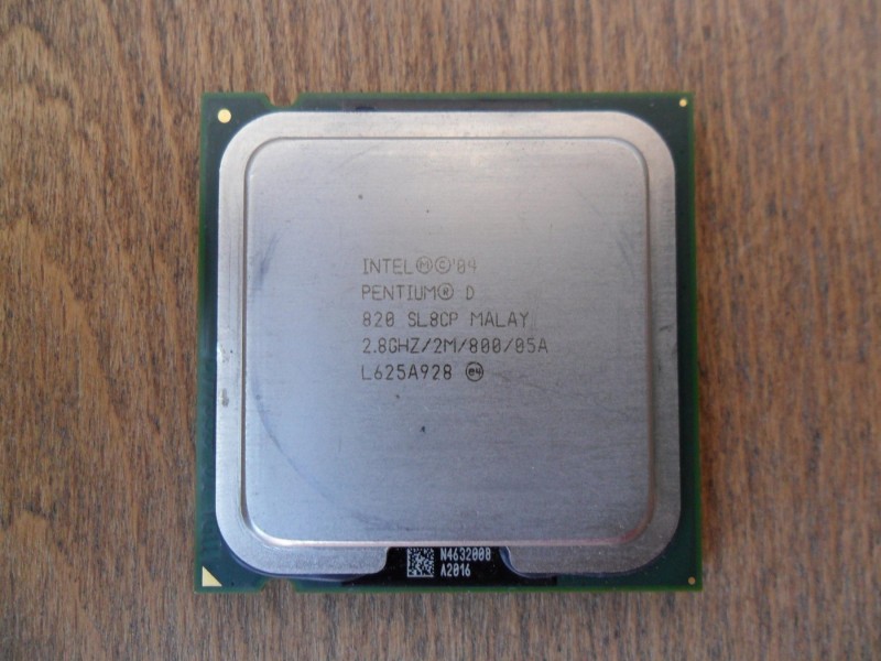 Intel Pentium D 820, Dual Core, 2.80 Ghz, 95 W