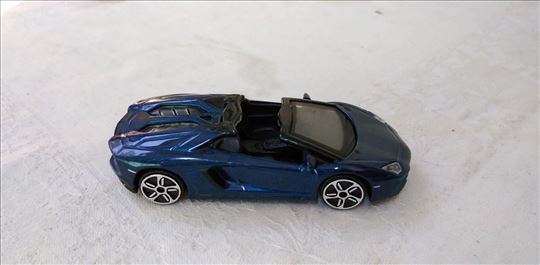 Burago Lamborghini Aventador LP700-4, 1:43 ocuvan