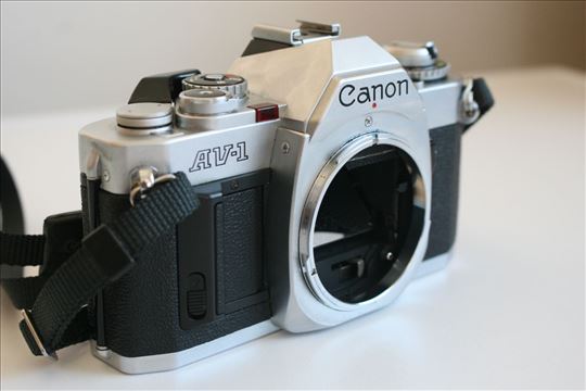 Canon AV-1 (telo)