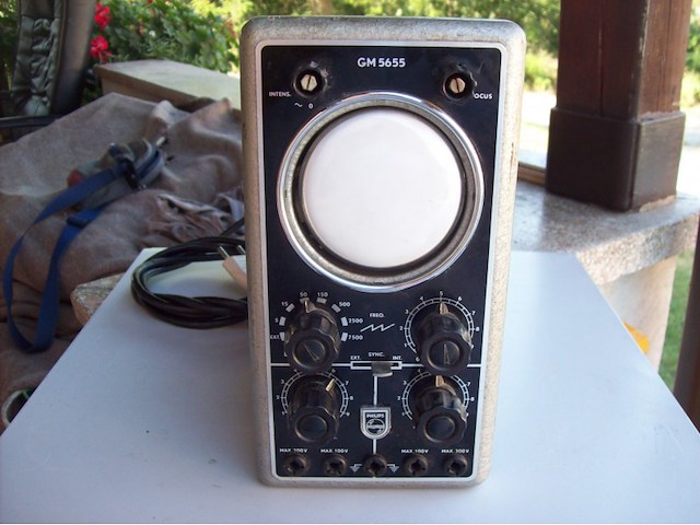 Stari PHILIPS osciloskop - lampas GM 5655
