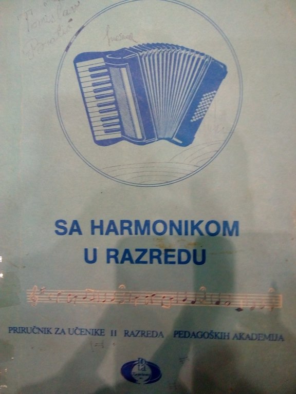 Sa harmonikom u razredu priručnik za učenike II razreda pedagoških akademija