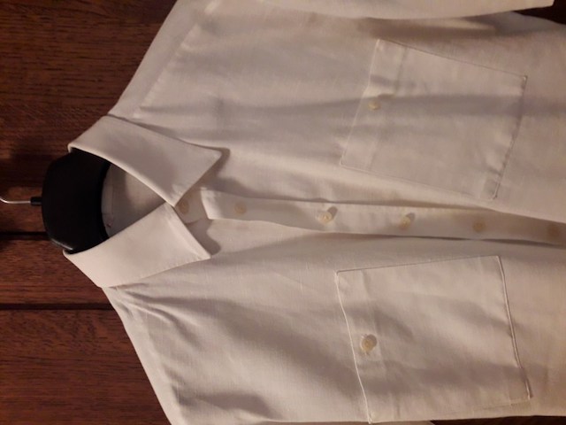 Bela košulja sa kratkim rukavima