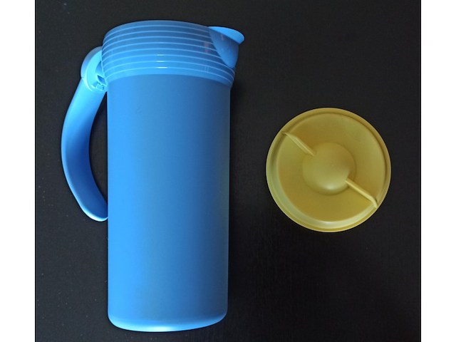 Tupperware Twist n Pour bokal