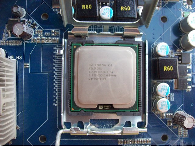 Intel Celeron 430 - 775 soket