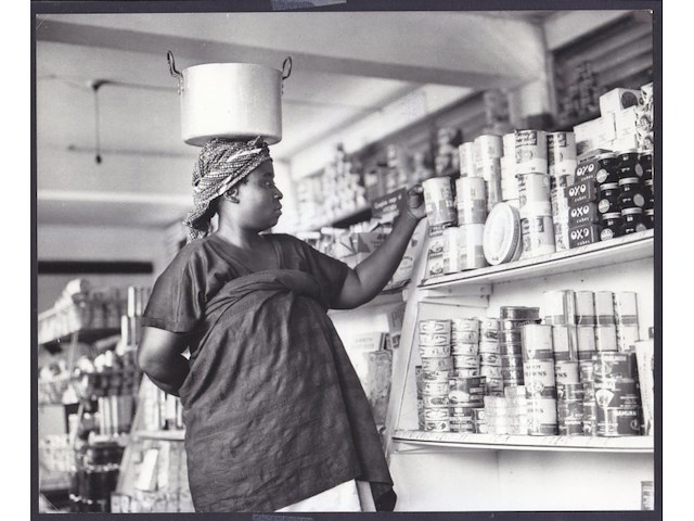 afrika - u samoposluzi - press photo 1974