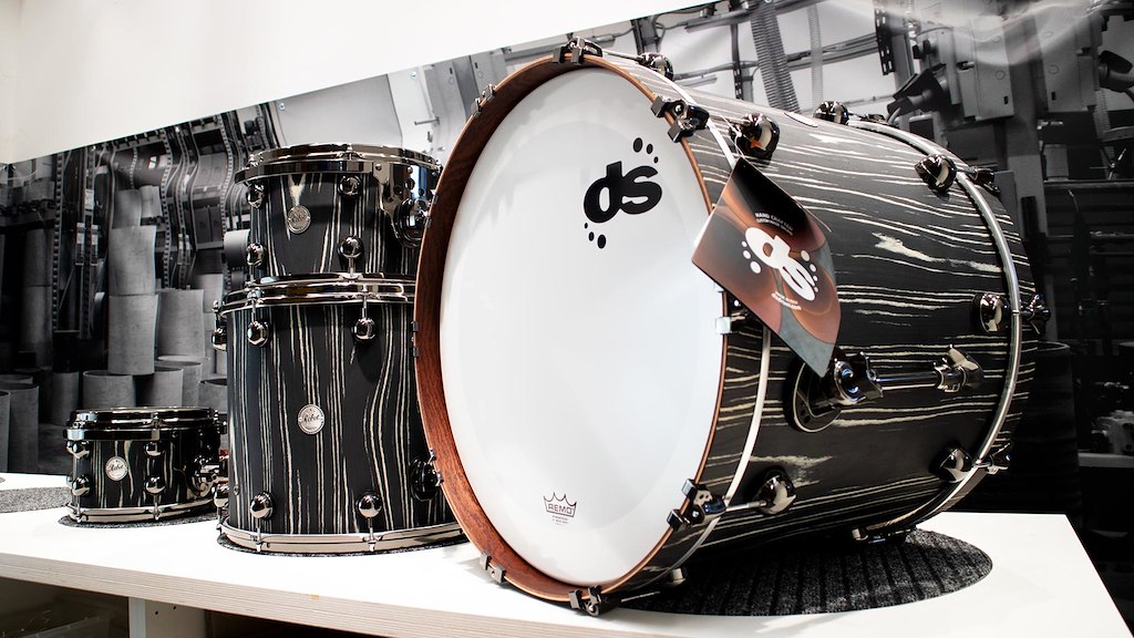 DS Rebel Custom Shop Birch/Mahogany shells - Black Zebra SS finish