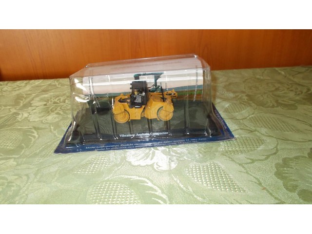 Vibratory Asphalt Compactor Amer Com Gradjevinske masin
