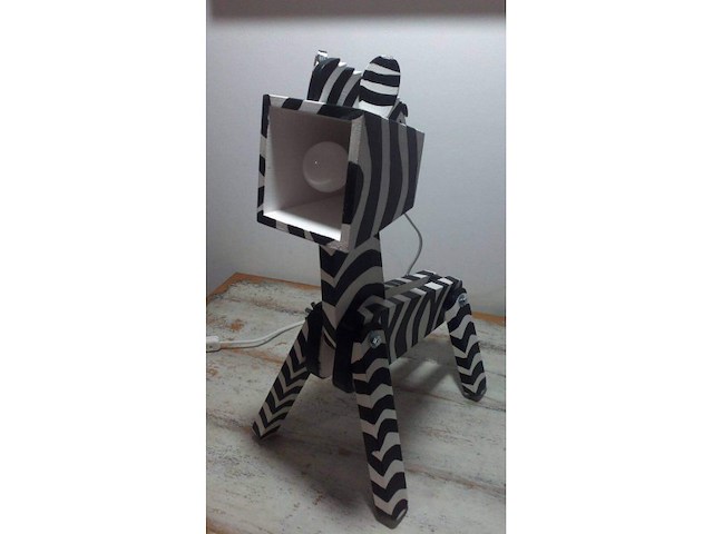 Drvena lampa zebra