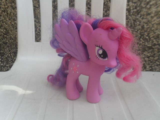 MY LITTLE PONY JEDNOROG HASBRO IZ 2010