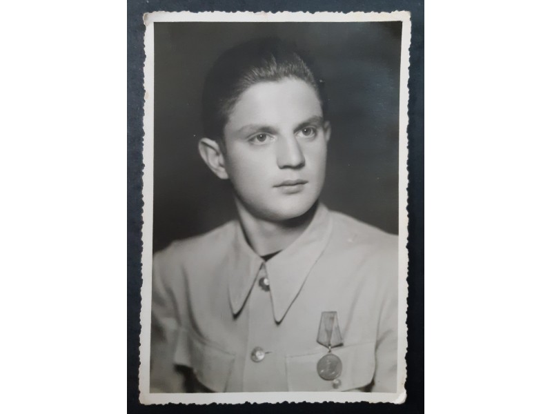 Za uspomenu teta Mari od Vojnika 6.X.1946 god.