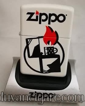 Zippo upaljac logo beli
