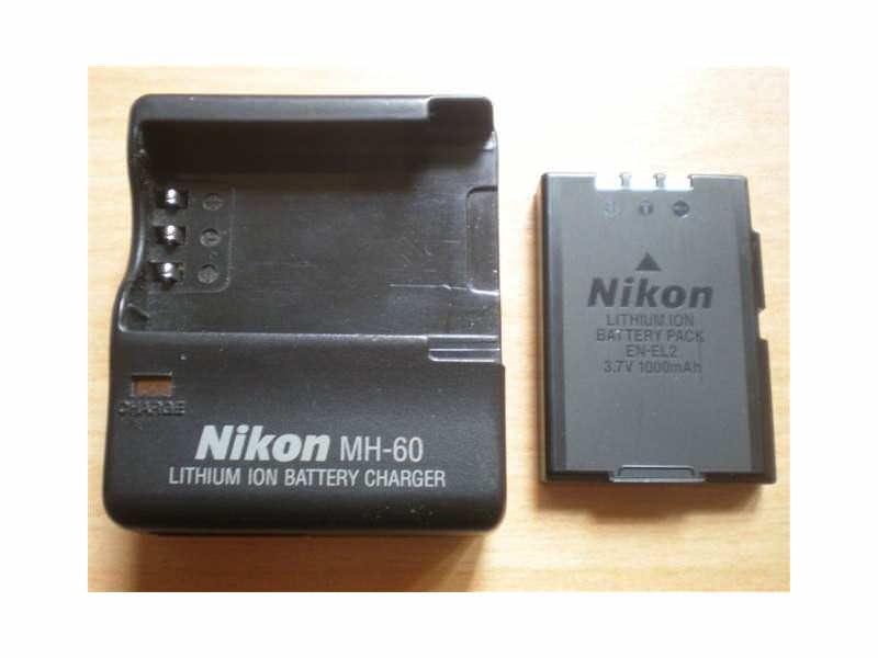 Nikon punjač MH-60 i baterija EN-EL2