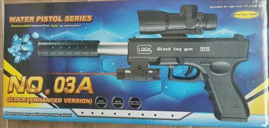 Glock pistolj sa laserom, metkici 6mm.
