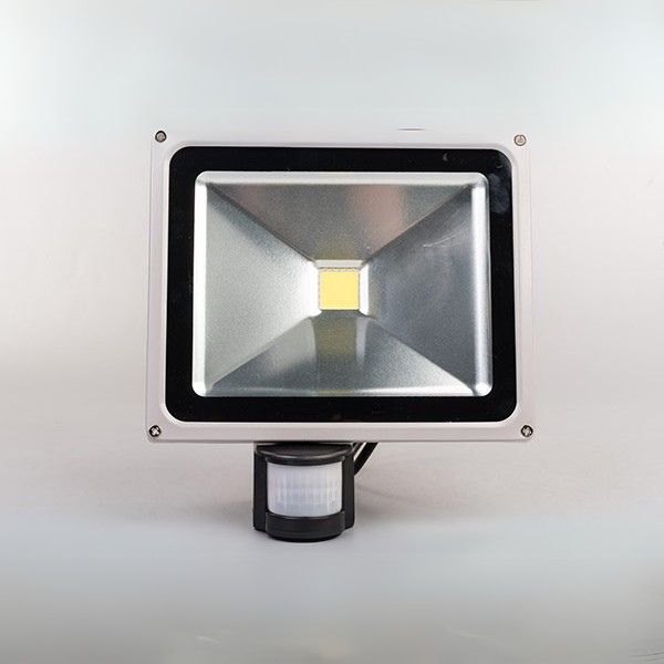 Reflektor LED 30W senzor