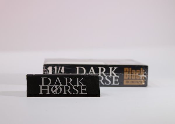 Dark Horse Black rizle 1 1/4 Blister
