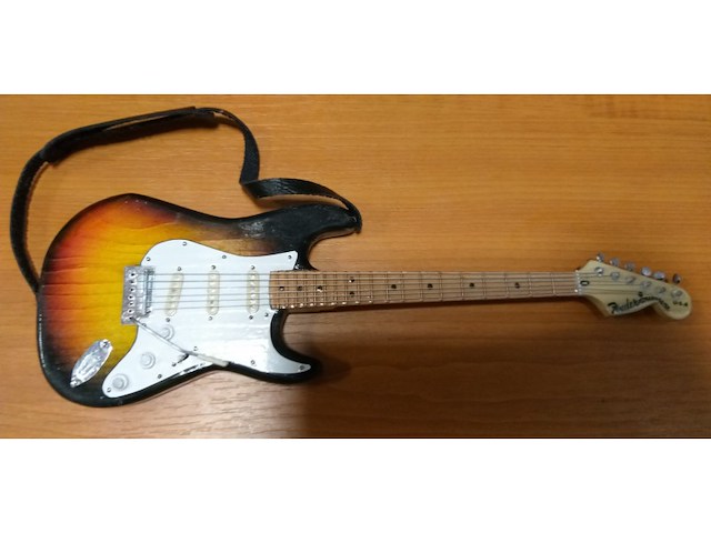 Fender Stratocaster Hand Made model gitara