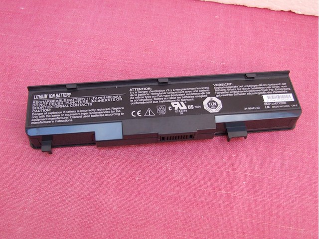 Fujitsu baterija 11.1V 4400mAh ORIGINAL odlicna!