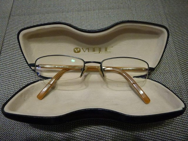VOGUE - ram za naočare + futrola