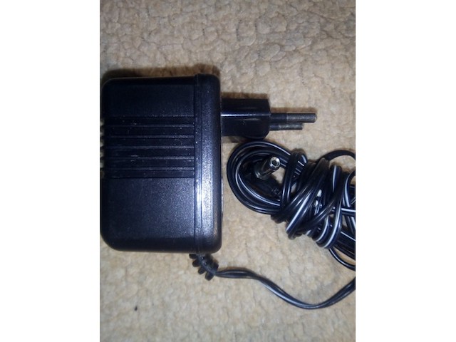 AC-DC Adapter 6V 0.7A model:SCP41-6V700