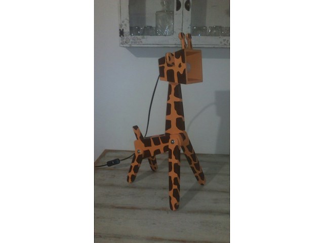 Drvena lampa žirafa