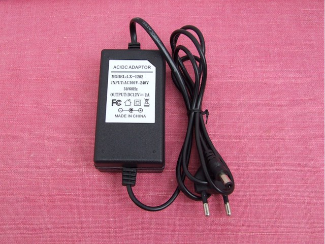 Lian Xing adapter 12V 2A konektor 5.5 mm + GARANCIJA!