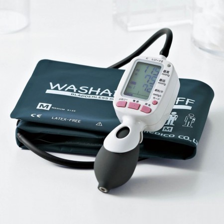 Terumo digitalni aparat za merenje krvnog pritiska