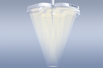 IXM CR Surgical LED Light Japan 医療用LEDを搭載した、軽量