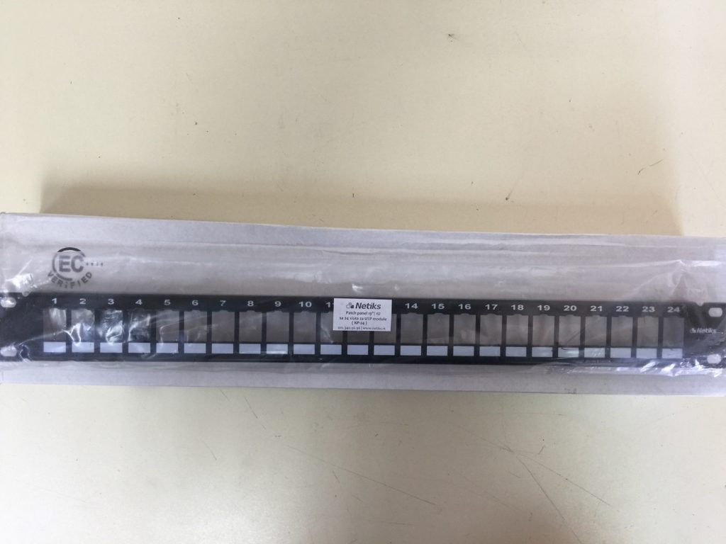 Patch panel 19″