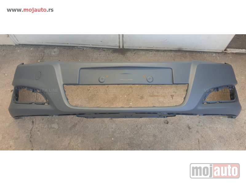 Prednji branik Opel Astra H 2007-2010