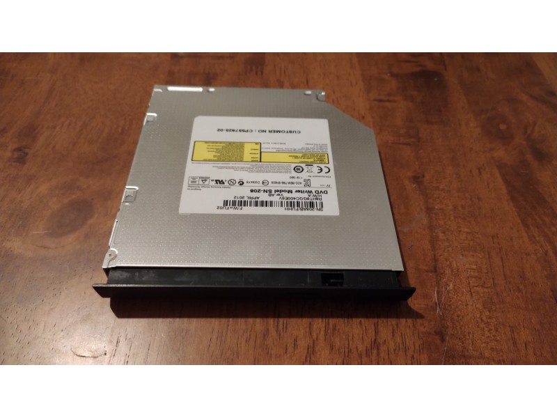 CD - DVD za Fujitsu AH531 , AH572 , A531 , AH512 , A512