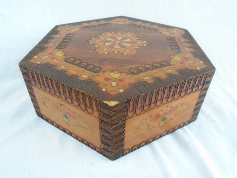 Stara drvena kutija