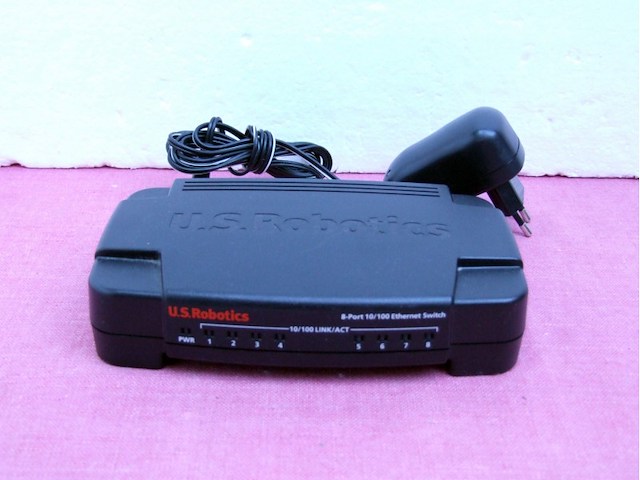 U.S. Robotics 8 Port Switch + adapter + GARANCIJA!