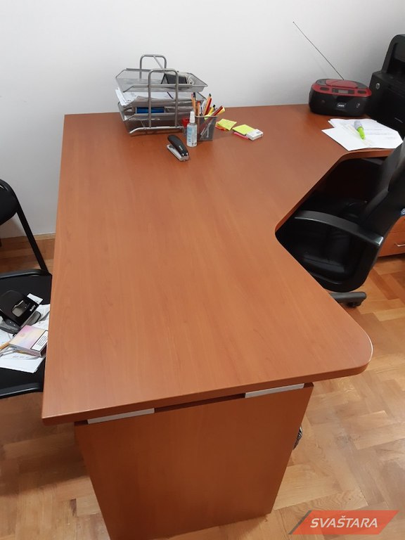 Kancelarijski sto