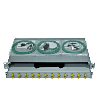 FO Splice box 19", 16 vlakna, FC adapteri, 50/125um OM2
RAL7035, sliding, pigtails inserted and prepared ready for splicing