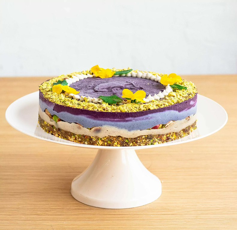 Borovnica pistać – ukusna i zdrava torta, cela torta