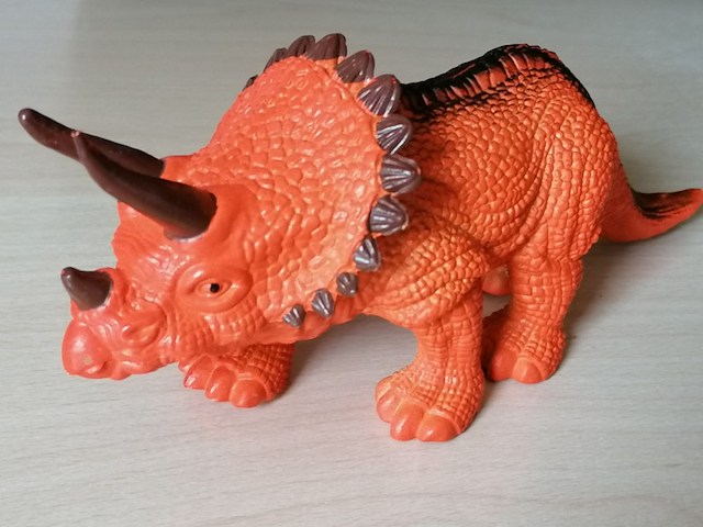 Triceratops veliki 23cm x 10cm, NOVO