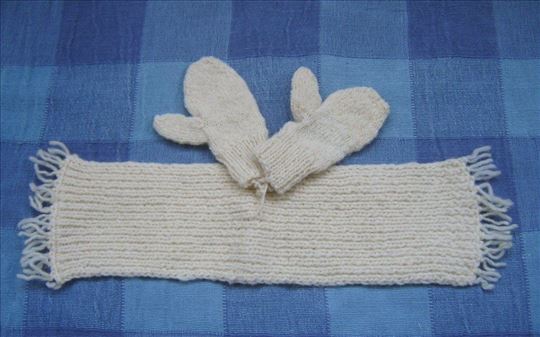 Šal I rukavice na jedan prst - čista vuna