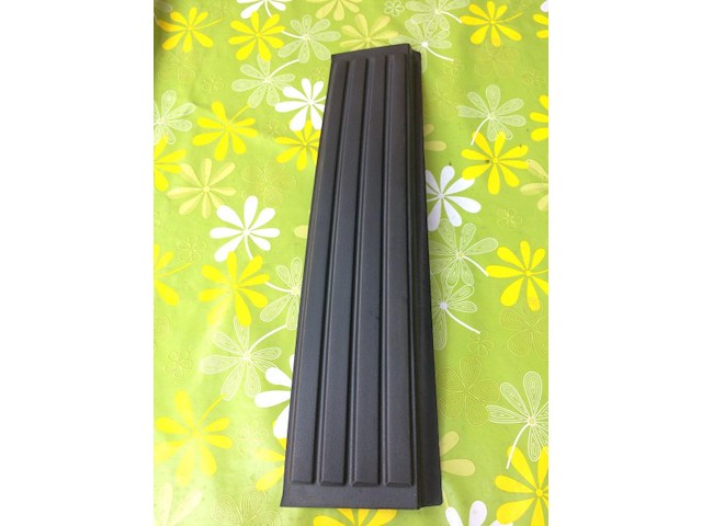 Plastika desnog stuba B za VW POLO 86c 2F