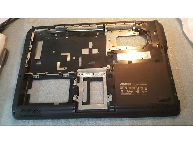 Donja plastika kucista za Asus X66ic