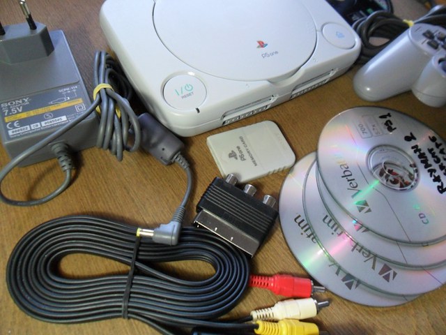 SONY PlayStation PS one kompletan, igre, memorijska