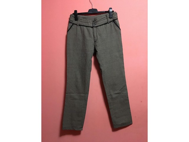 Pantalone Gina Benotti sa elastinom vel. 40