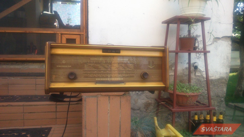 stari radio aparat prodajem