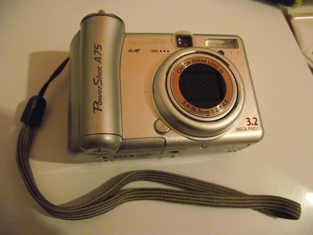 Canon PowerShot A75 digitalni fotoaparat
