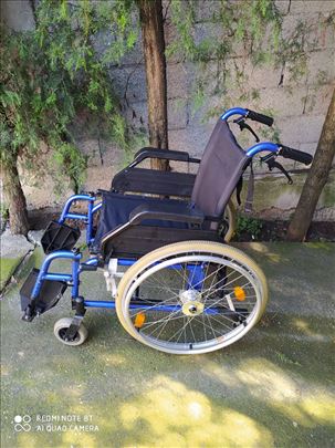 Invalidska kolica kao nova