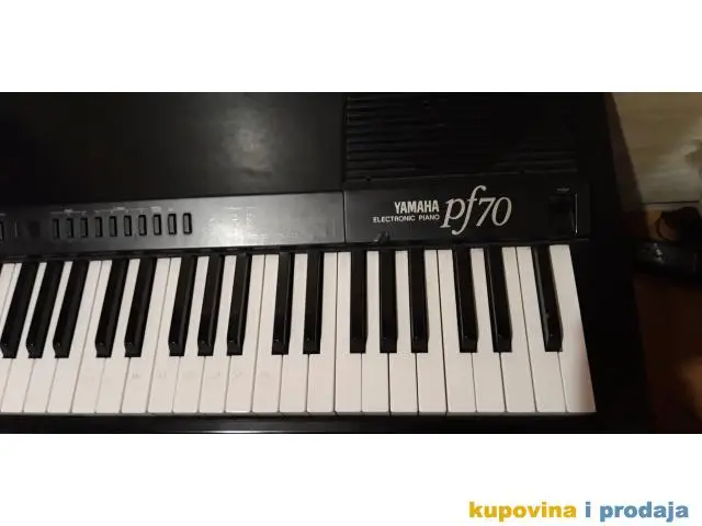 YAMAHA  PF70 electronic piano