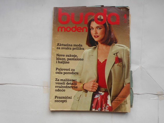 Burda  moden  4/1981. , nemački + prevod,krojevi