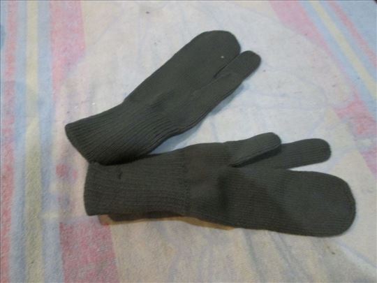 Nove vojne rukavice iz 1987.