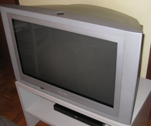 Philips 82cm, 100hz, flat ekran